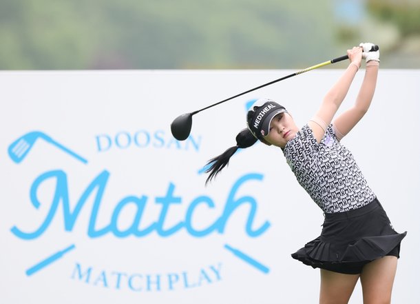 '2연패'·'2주 연속' 우승 도전하는 박현경·이예원, KLPGA 투어 두산 매치플레이 16강 진출 : 네이트 뉴스