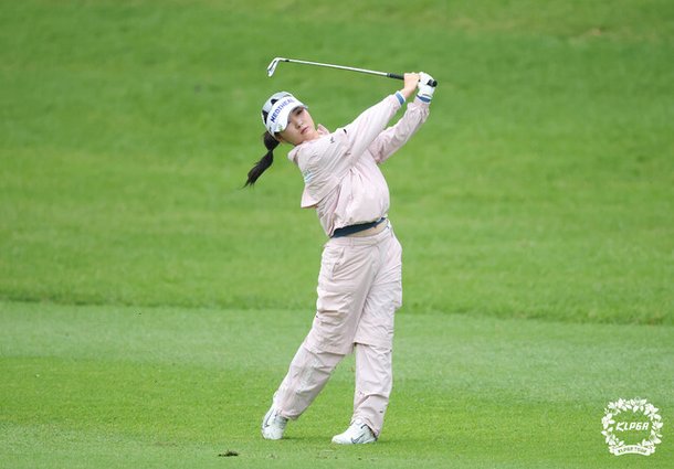 이예원·홍정민·유현조 등 5명, KLPGA 투어 K-푸드 놀부·화미 마스터즈 첫날 공동 1위 : 네이트 뉴스