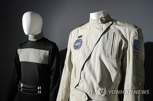 Hollywood Model Maker Auction : 네이트 뉴스