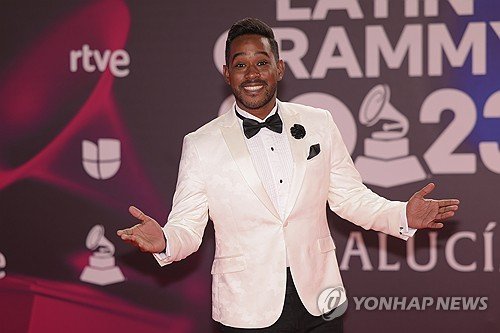 Spain Latin Grammy Awards Arrivals : 네이트 뉴스