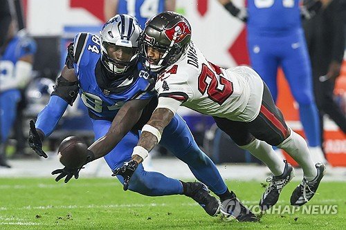 Panthers Buccaneers Football : 네이트 뉴스