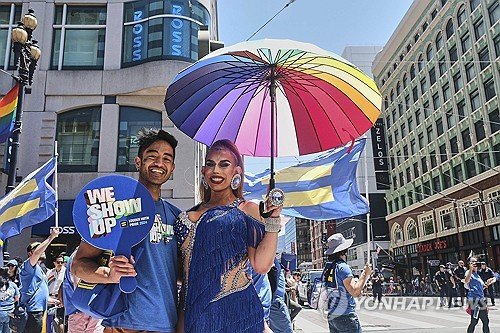 Human Rights Campaign's San Francisco Pride Parade : 네이트 뉴스
