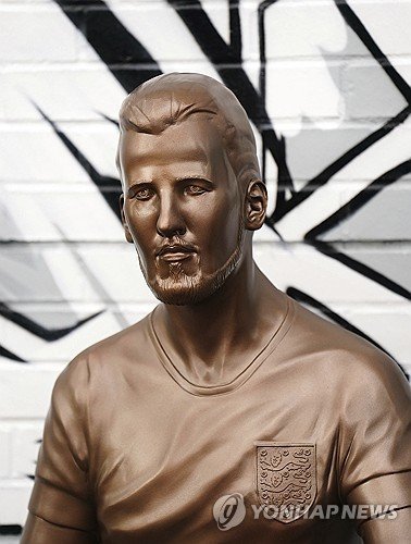 Britain Soccer Harry Kane Statue : 네이트 뉴스