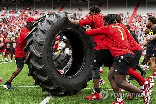 Waning Day of Walk-ons Football : 네이트 뉴스
