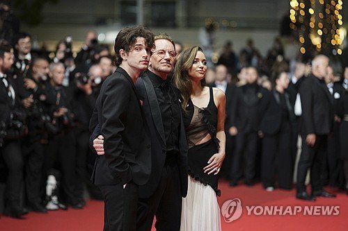 France Cannes 2025 Bono: Stories of Surrender Red Carpet : 네이트 뉴스