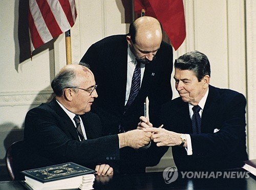 Obit-Robert-Daugherty : 네이트 뉴스