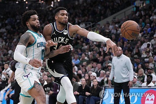 Hornets Bucks Basketball : 네이트 뉴스