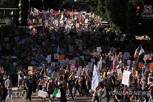 Immigration Enforcement California Protests : 네이트 뉴스