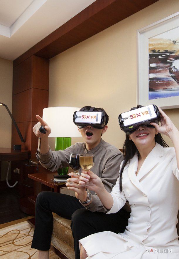 서울 밤하늘 '불꽃쇼', SK텔레콤 '옥수수 5GX관' 통해 실감나게 본다 : 네이트 뉴스