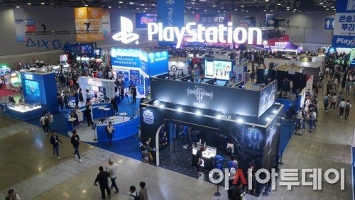 플레이엑스포 활력 불어 넣은 SIEK…핵심 타이틀 대거 공개 : 네이트 뉴스