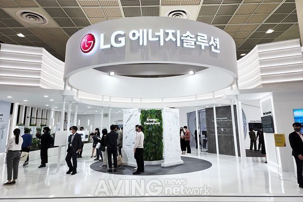 LG에너지솔루션, InterBattery 2022서 NCMA 4원계 배터리 공개…"니켈 ↑, 코발트 함량은 ↓" : 네이트 뉴스