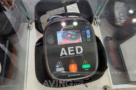 라디안큐바이오, 2022 국제안전보건전시회(KISS 2022)에서 하트 가디언 AED 'HR-701 Plus' 공개…"고품질 AED로 더 많은 응급환자 생명 지킬 것 ...