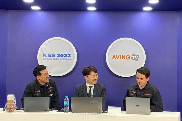 루토닉스, KES 2022서 AI 연동한 두피 케어 디바이스 알려…"가볍고 손쉬운 작동법 강점!" : 네이트 뉴스