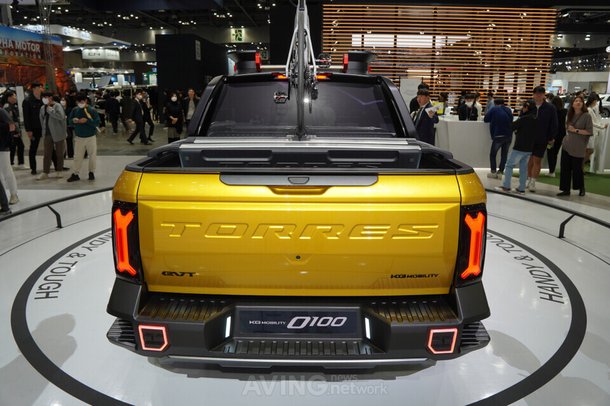 [현장 뉴스] KG 모빌리티의 미래 차 모습 대변하는 콘셉트 모델 O100·F100·KR10 3종 공개…기대 모았던 디자인에 관심 집중! : 네이트 뉴스