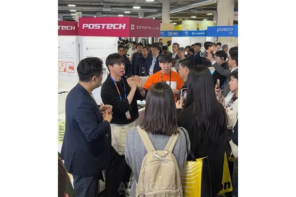 제로쓰로, CES 2025서 에스프레소 머신 'REAL9 FIT' 시연…"다양한 공간서 스페셜티 커피 경험 혁신" : 네이트 뉴스