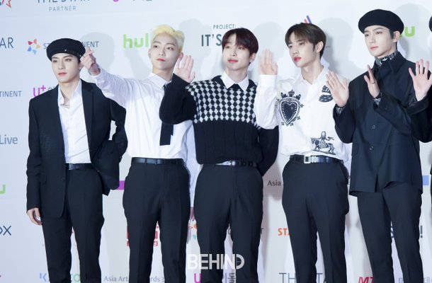 [포토][AAA] 더보이즈, 겨울 소년들의 하트 ('2021 Asia Artist Awards' 레드카펫) : 네이트 연예