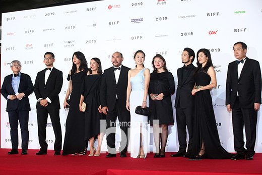 [24th BIFF] "한국영화 문화코드 만드는 것이 꿈"…따뜻함과 화려함이 공존했던 개막 (종합) : 네이트 뉴스