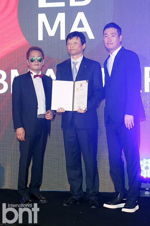 [bnt포토] 'LBMA 키즈모델어워즈 2019' 심사위원 위촉받는 희승테크놀러지 배상민 대표이사 : 네이트 뉴스