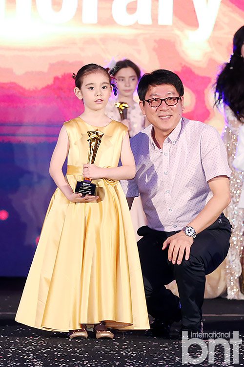 [bnt포토] 'LBMA 키즈모델어워즈 2019' 골드러쉬 브랜드 홍보대사, 김세린 : 네이트 뉴스