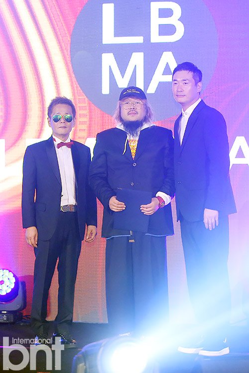 [bnt포토] 'LBMA 키즈모델어워즈 2019' 심사위원장 위촉받는 SM C&C 김진욱 프로듀서 : 네이트 뉴스