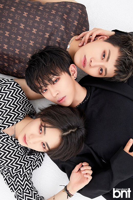 [bnt화보] 다크비 D1 "방탄소년단-트와이스와 함께 활동, 데뷔 전 보며 꿈 키워왔던 선배들과 무대 선다는 것 자체가 영광" : 네이트 뉴스