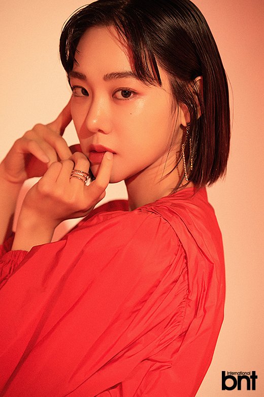 [bnt화보] 한지은 "직접 만든 '이태리' SNS 계정? 일상생활에 역할 대입 즐겨, 더 많은 것 이끌어낼 수 있어" : 네이트 뉴스