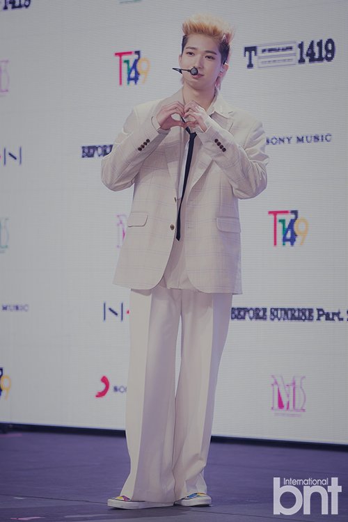 [bnt포토] T1419 레오 '데뷔 79일차 신인의 여유로운 미소' : 네이트 뉴스