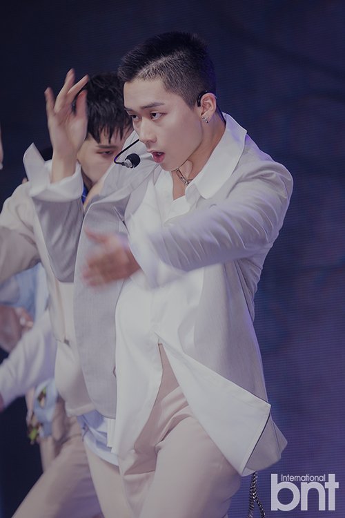 [bnt포토] T1419 제로 '이 눈빛, 빠지면 출구제로' : 네이트 뉴스