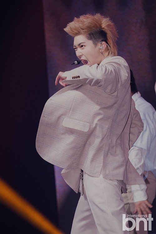 [bnt포토] T1419 레오 '독특하고 강렬한 헤어스타일' : 네이트 뉴스