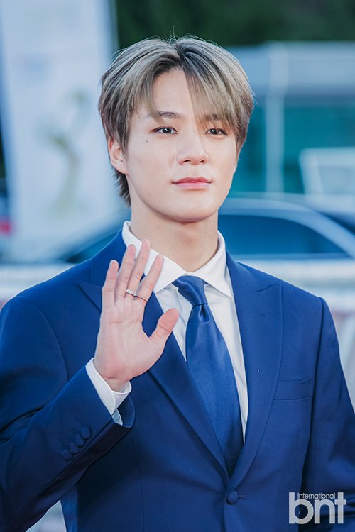 [bnt포토] NCT DREAM 제노 '선사하듯' : 네이트 뉴스