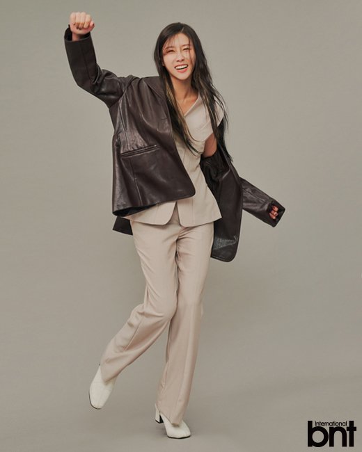 [bnt화보] 스테파니 "SM 오디션 '노래짱'으로 연습생 시작했지만 생각보다 춤 잘 춰서 뽑힌 것 같아" : 네이트 뉴스