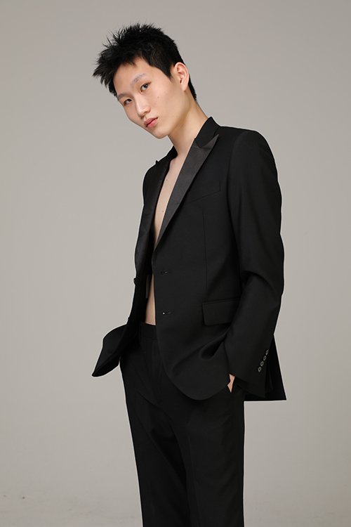 [포토] 모델 손하민 '삐딱하게'(2021 GLOBAL K-TOP MODEL) : 네이트 뉴스