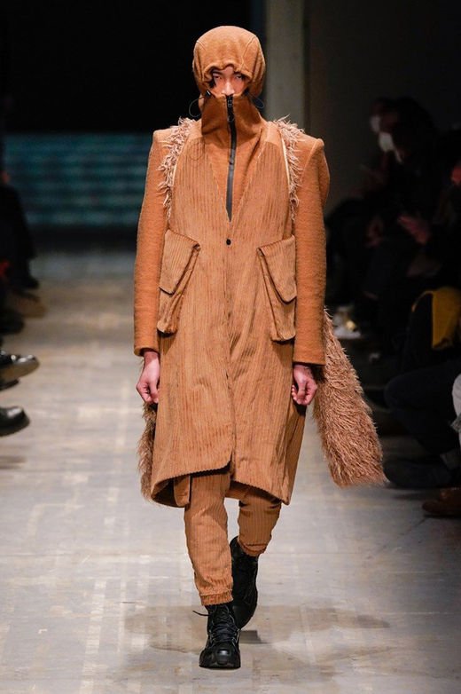 '2021 GLOBAL K-TOP MODEL' 시즌1 김태윤, 4대 패션쇼 무대데뷔 : 네이트 뉴스