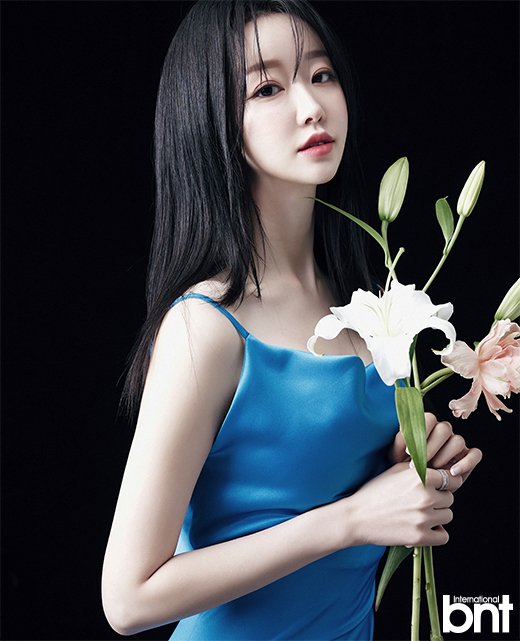 [화보] 보떼로즈, 드레스 자태도 매혹적…관능적인 마력 : 네이트 뉴스