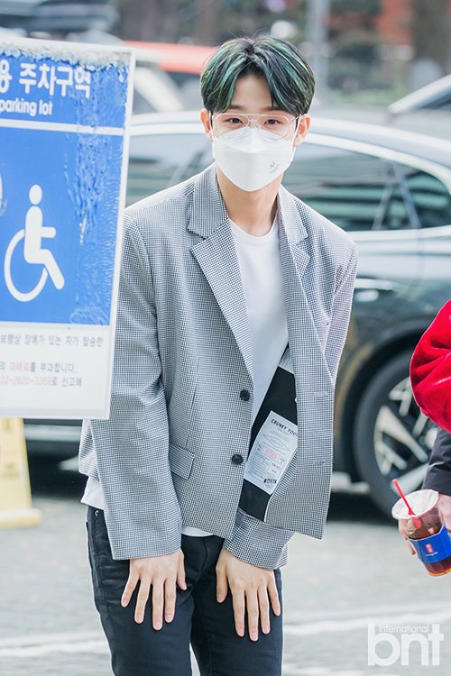 [bnt포토] 트레저 지훈 '예의 바르지훈' : 네이트 뉴스