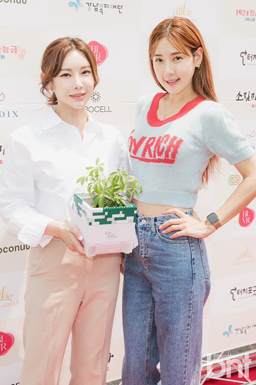 [bnt포토] 에이제인 공현정-채은정 '풋풋함 그자체' : 네이트 뉴스