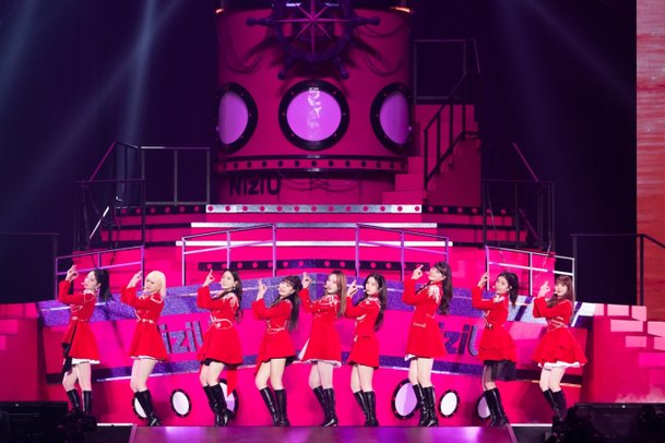 JYP 니쥬, 日 도쿄돔 공연 성료…10만 관객 동원한 '꿈의 무대' : 네이트 뉴스