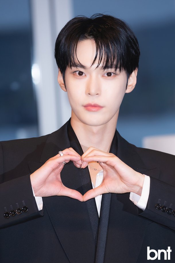 [bnt포토] NCT 도재정 도영 '김동영은 사랑입니다' : 네이트 뉴스