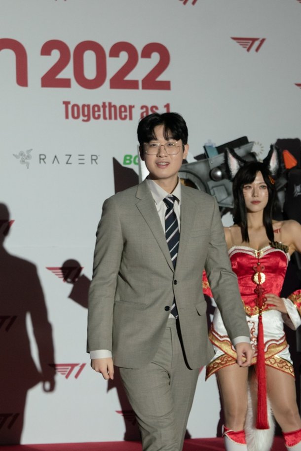 [현장+]T1, 팬들과 만나다…선수단·1600팬 하나된 'T1콘' : 네이트 뉴스