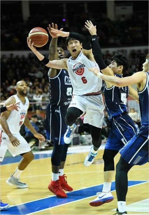 '양동근 대폭발' 현대모비스, KCC 7연승 저지 : 네이트 스포츠