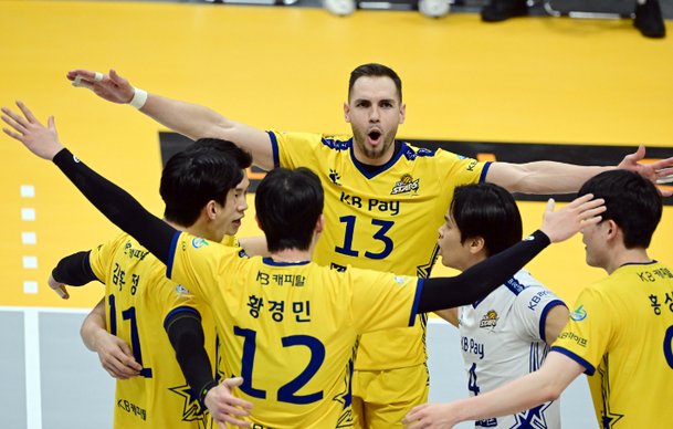 '주전 세터 돌아왔다' KB손보의 2024년은 다를까 : 네이트 스포츠