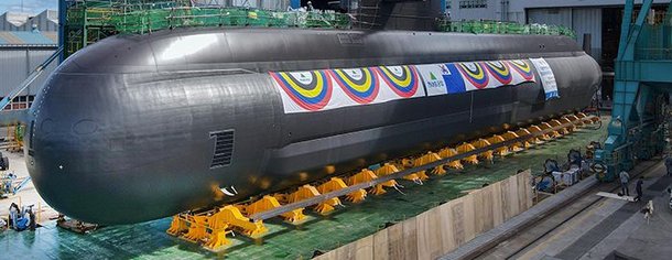 SLBM 탑재 가능 3000t급 잠수함 신채호함 진수식 : 네이트 뉴스