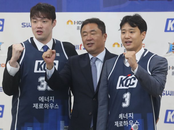 프로농구 KCC, 5년 7억 5000만원에 허웅⋅이승현 영입 : 네이트 뉴스