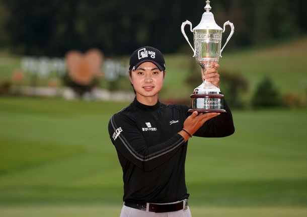캐디 아내와…제대후 첫 우승 합작 : 네이트 뉴스