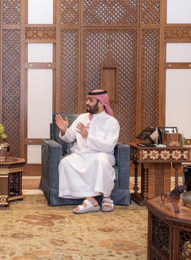 [아무튼 주말] 사진으로 보는, 빈 살만 왕세자의 "옷을 선택할 수 있는 자유" : 네이트 뉴스