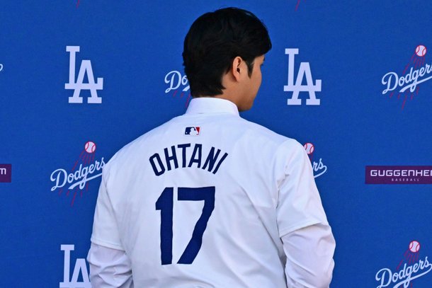 푸른 유니폼 입은 오타니 "월드시리즈 우승이 최우선…다저스 온 이유" : 네이트 뉴스