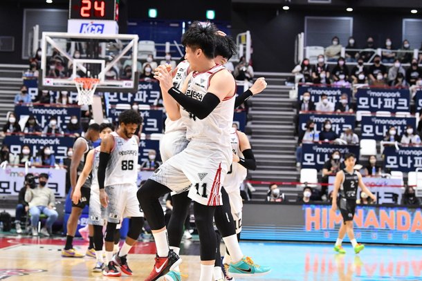 2쿼터 지배한 KGC, 2차전 잡고 시리즈 동률 [KBL PO] : 네이트 스포츠
