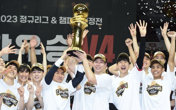 최고의 명승부…KGC, 7차전 끝에 SK 꺾고 2시즌 만에 정상 탈환 [KBL] : 네이트 스포츠