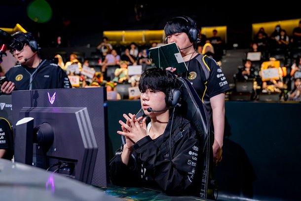 레전드 5위·라이즈 2위 맞대결 성사…BNK, DK 꺾고 농심 만나러 간다 [쿠키 현장] : 네이트 스포츠