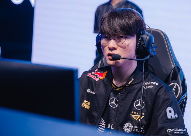 '中만 만나면 강해진다' T1, AL 3-2 꺾고 4강 진출…롤드컵 3연패 순항 [롤드컵] : 네이트 스포츠